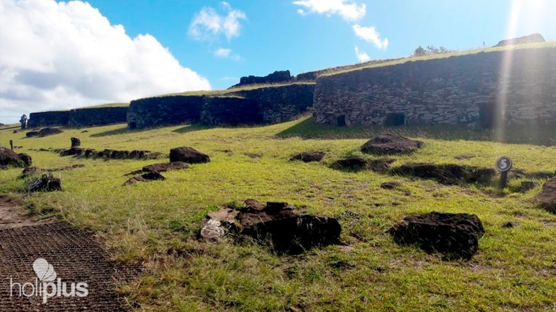 Book “ORONGO, TANGATA MANU CEREMONIAL” TOUR.. Departure from ISLA DE ...