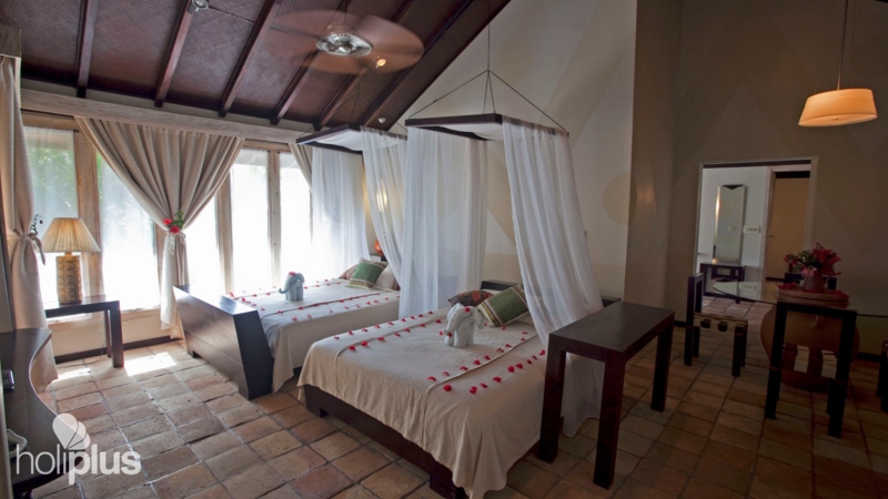 Book online Henry Morgan Hotel & Beach Resort. ROATÁN, Honduras. Images ...