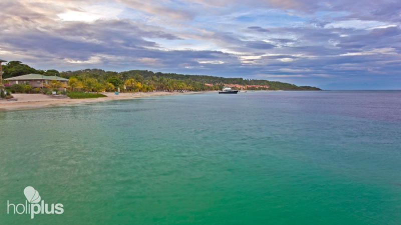 Book online Henry Morgan Hotel & Beach Resort. ROATÁN, Honduras. Images ...