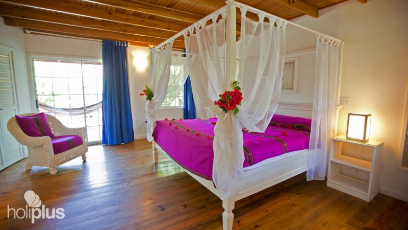 Book online Henry Morgan Hotel & Beach Resort. ROATÁN, Honduras. Images ...